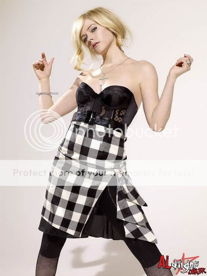 Pic >> นี่หรือคือ Avril ! โอว วว ไม่อยากจะเชื่อ สุดยอดเลย คนนี้. ไม่ ...